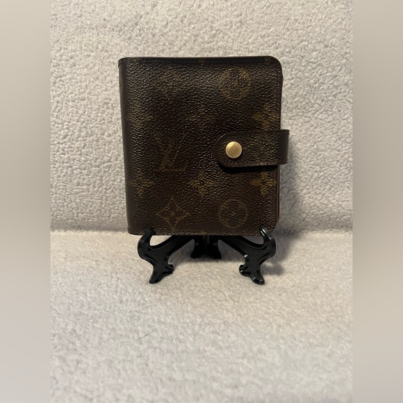 Louis Vuitton | Bags | Louis Vuitton Compact Wallet | Poshmark